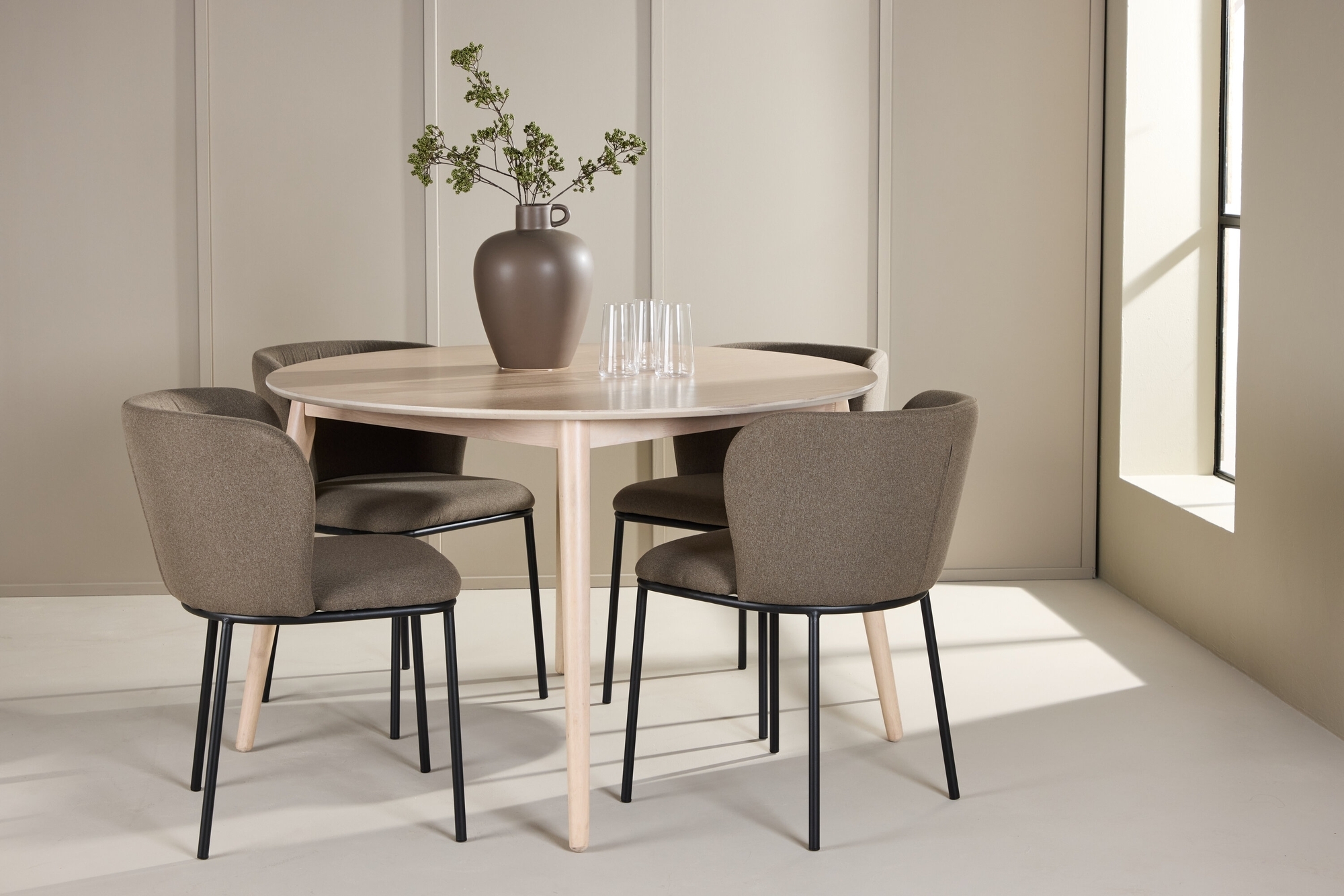 Spisebord Flora med 4 Edina stoler - Brun/sort/hvitkalket - 11995 ...